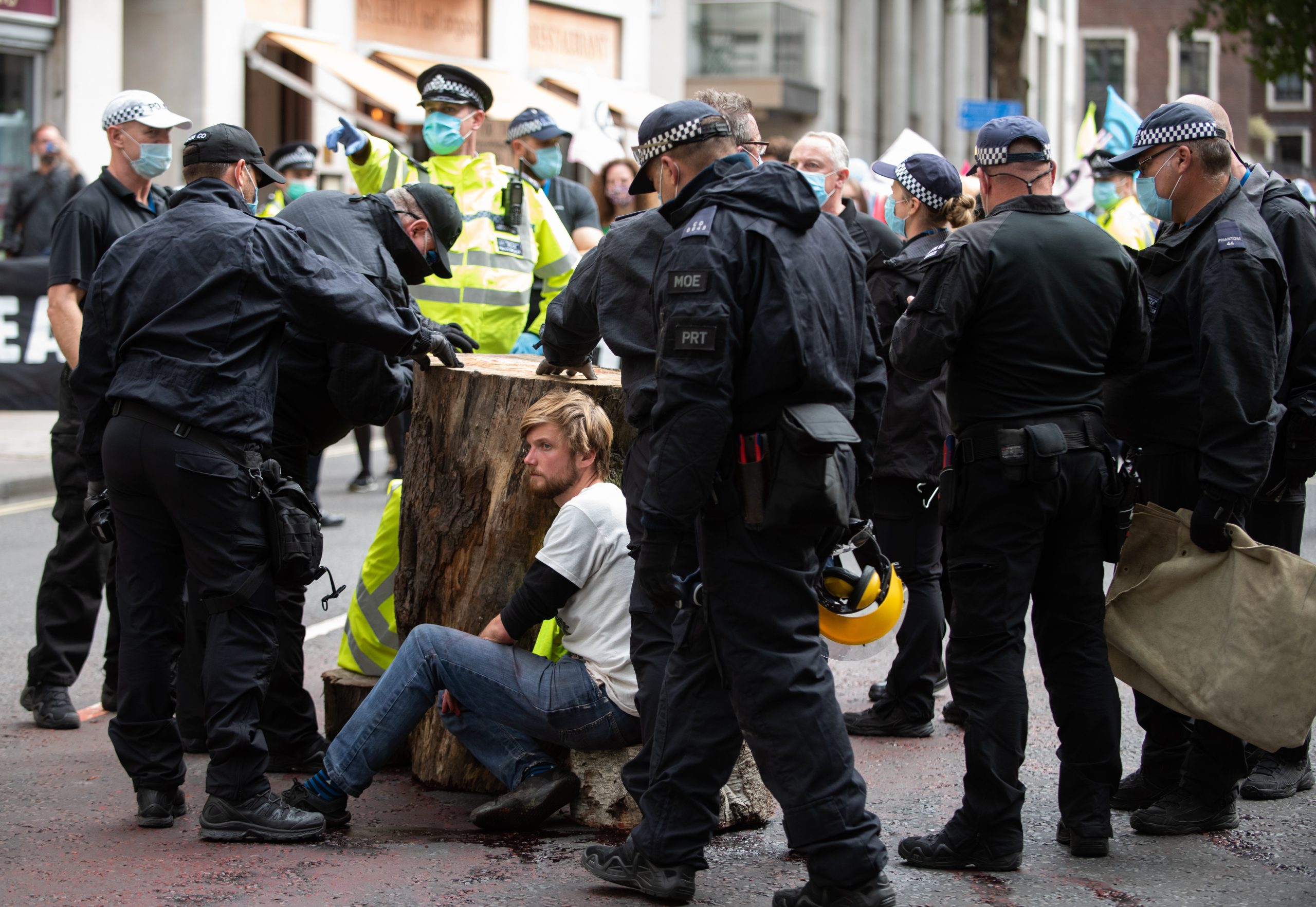 ‘We’re not having it!’ Extinction Rebellion tell the Police STOP ...